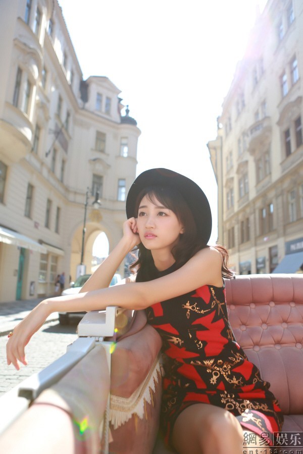 SNH48现身发布会 众成员穿萝莉装热舞遇尴尬 (100) -6parkbbs.com