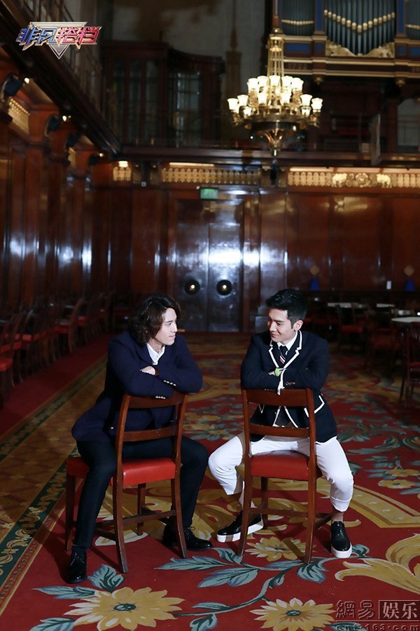 [楚聞] 陳楚河化身福爾摩斯 英倫裝扮帥氣搶眼 - RiverChen楚河板 - PTT Web